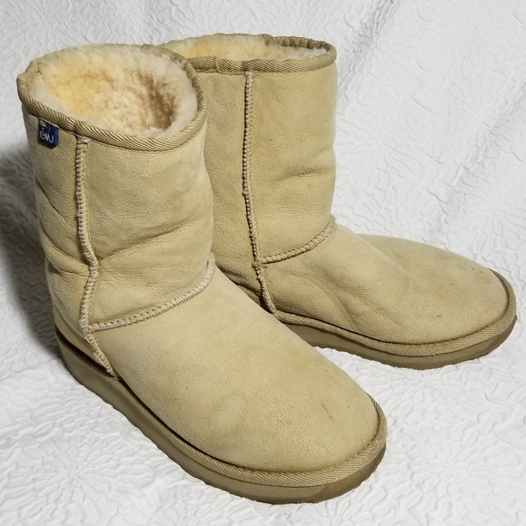 Emu | Shoes | Emu Australia Unisex Stinger Lo Boots Sheepskin Size W M9 ...